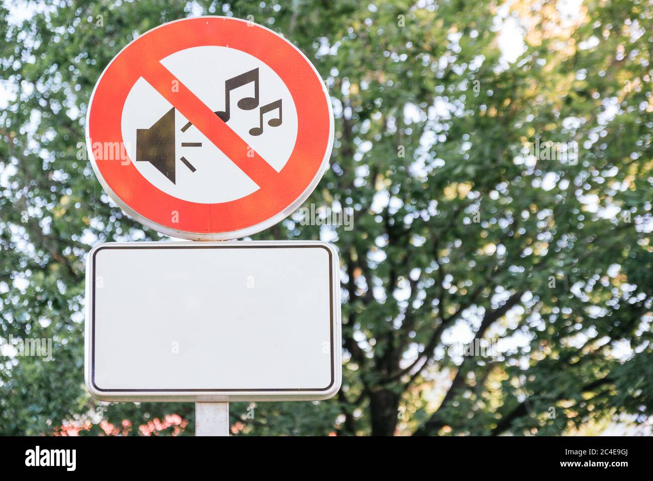 Loud noise warning sign hi-res stock photography and images - Alamy