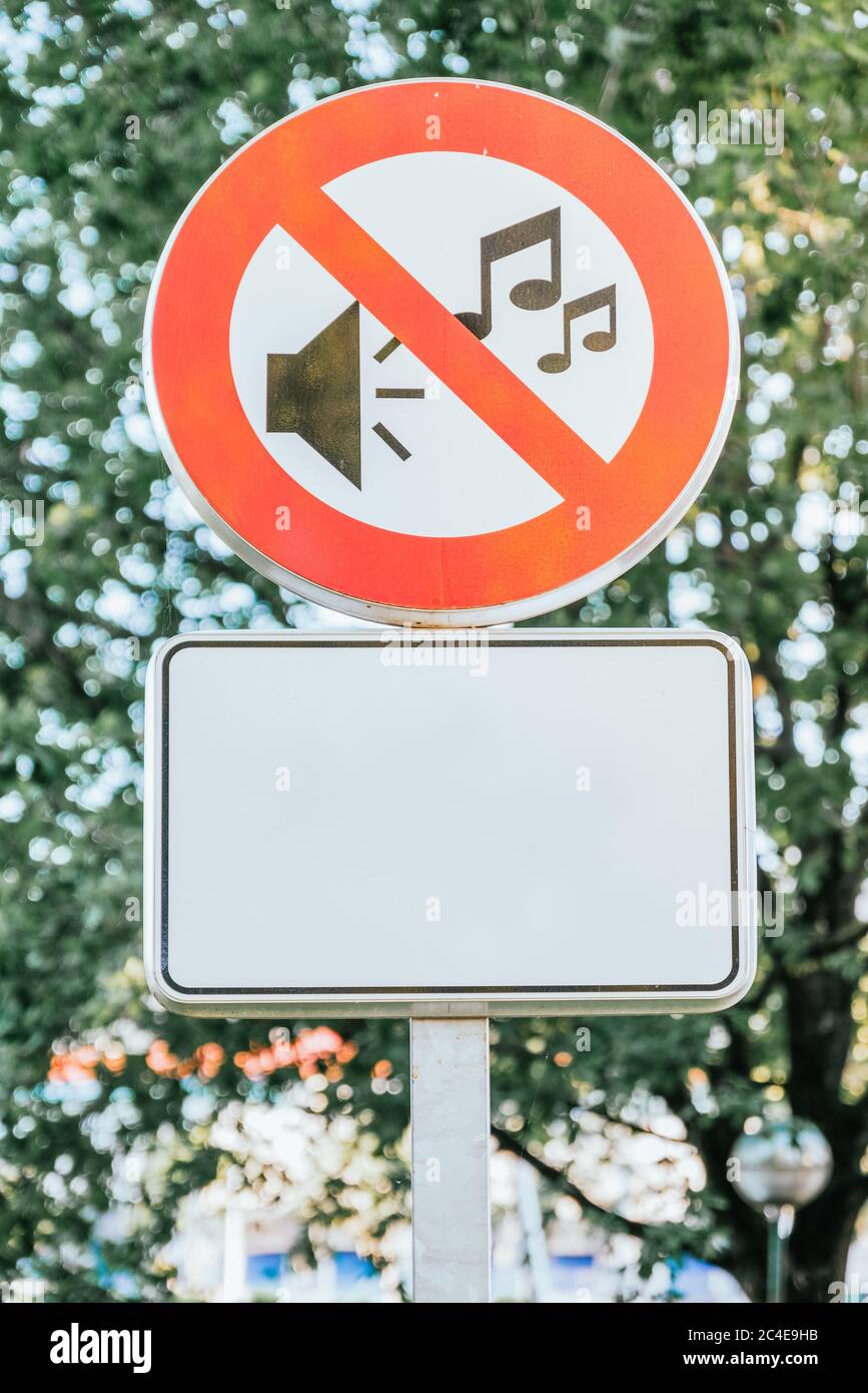 Danger sing hi-res stock photography and images - Alamy