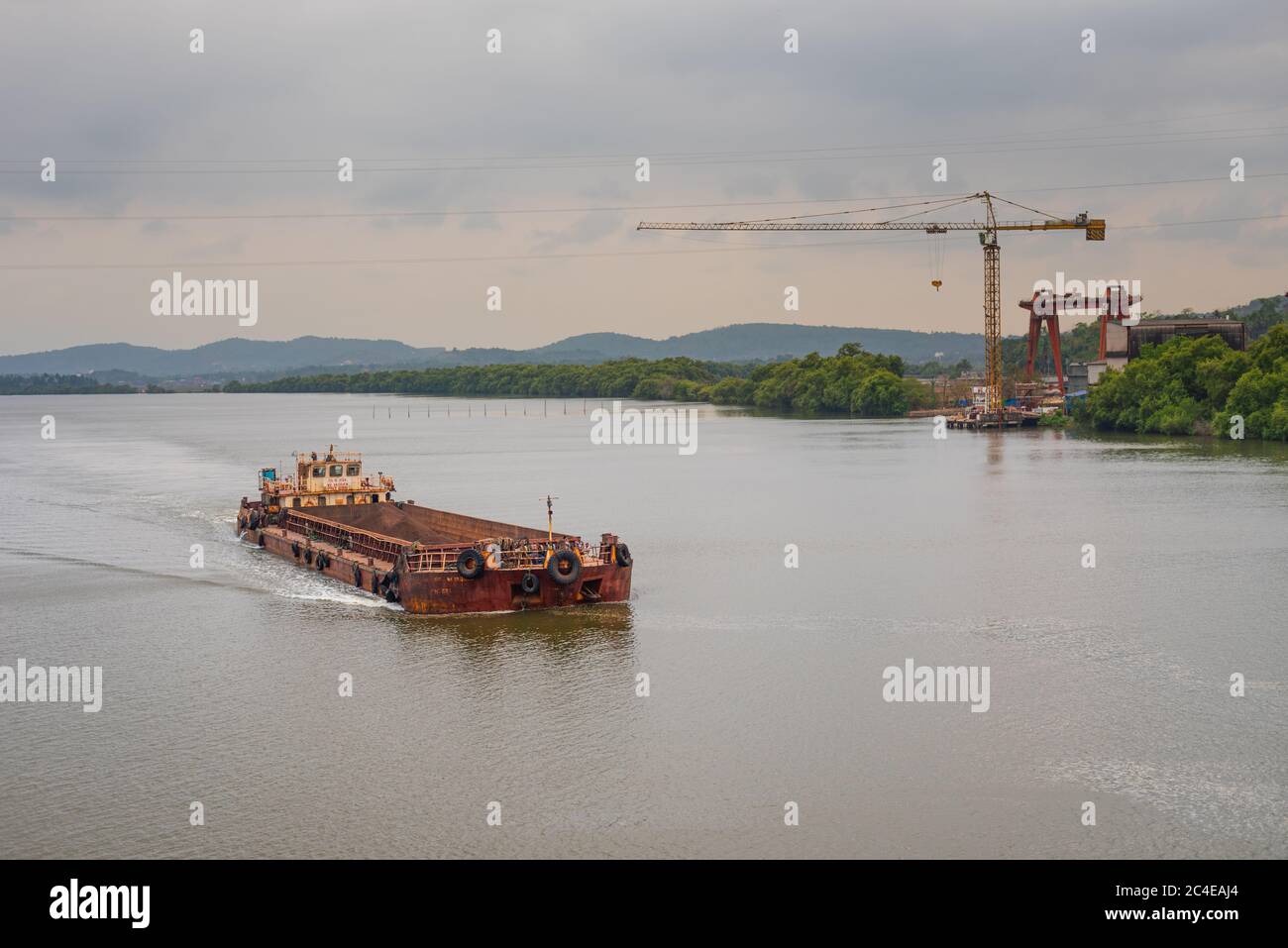 Iron ore barge hi-res stock photography and images - Alamy