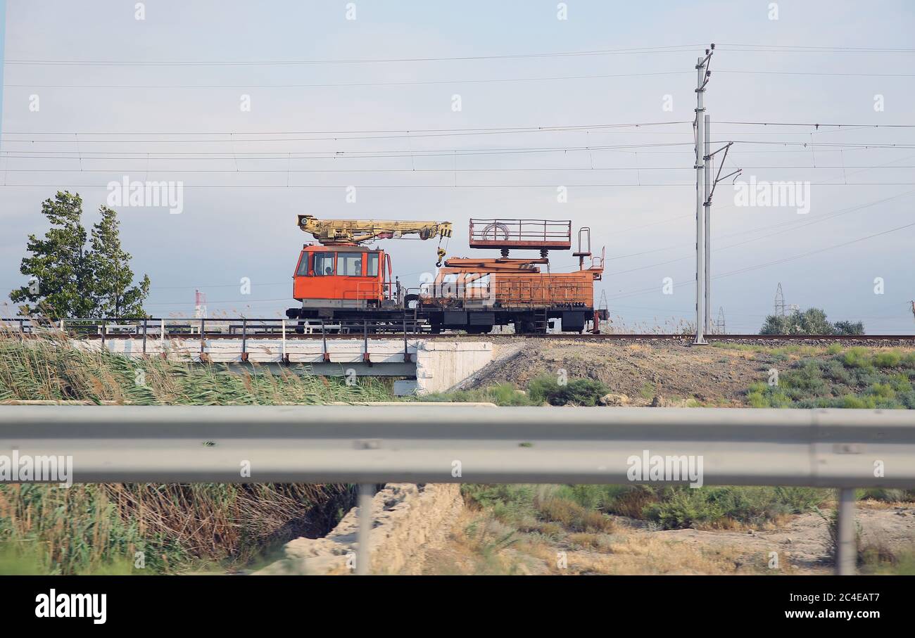 Crane for Railways on track it is used to clear derailments of the ...