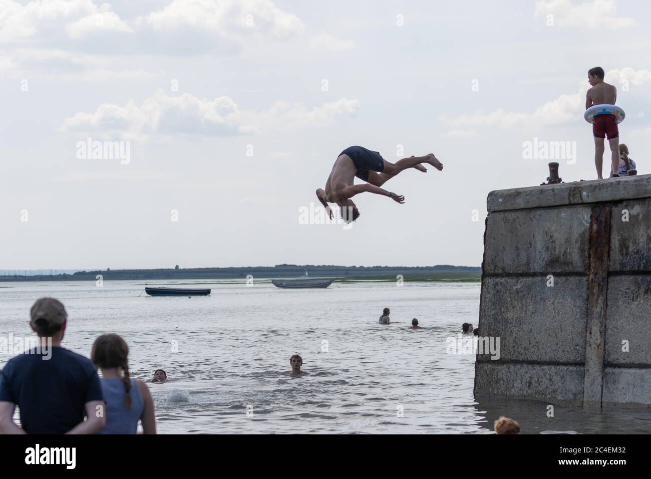 Old leigh on sea beach hi-res stock photography and images - Alamy