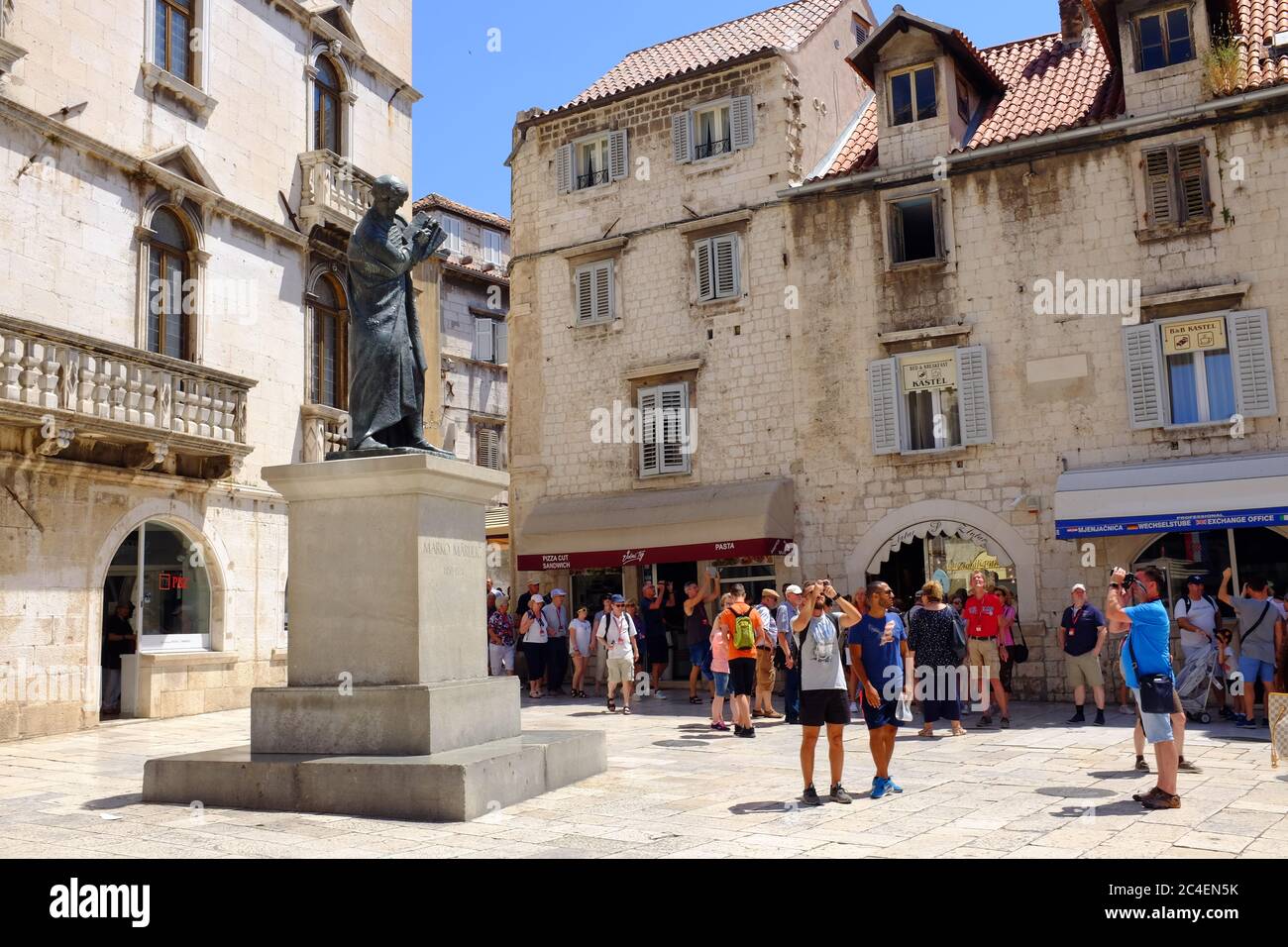 SPLiT, CROATIA - JULY 7, 2018: Statue of the croatian poet in the Fruit ...