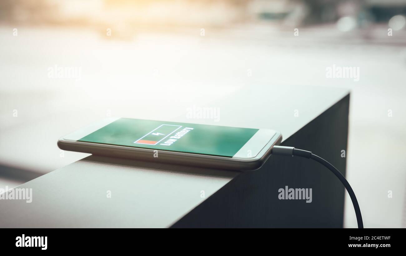 Cell phone recharge office hi-res stock photography and images - Alamy