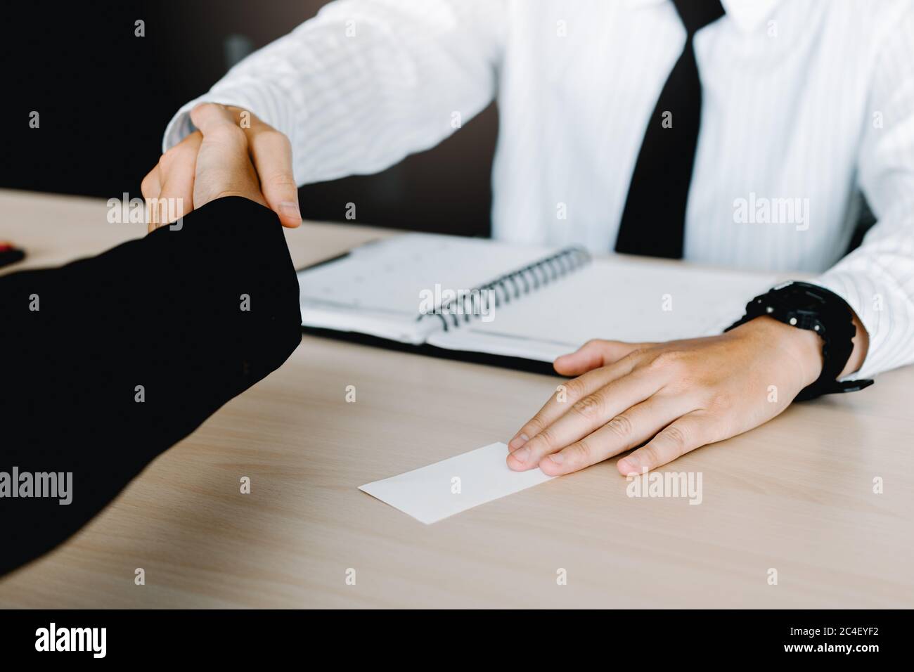 Hand passing note office hi-res stock photography and images - Alamy