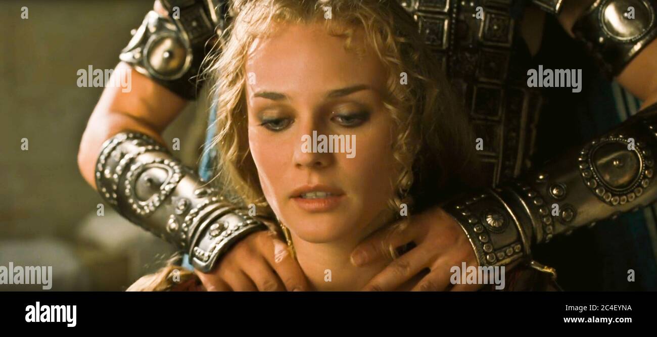 USA. Diane Kruger and Orlando Bloom in a scene from the ©Warner Bros film : Troy (2004) Plot: An ...
