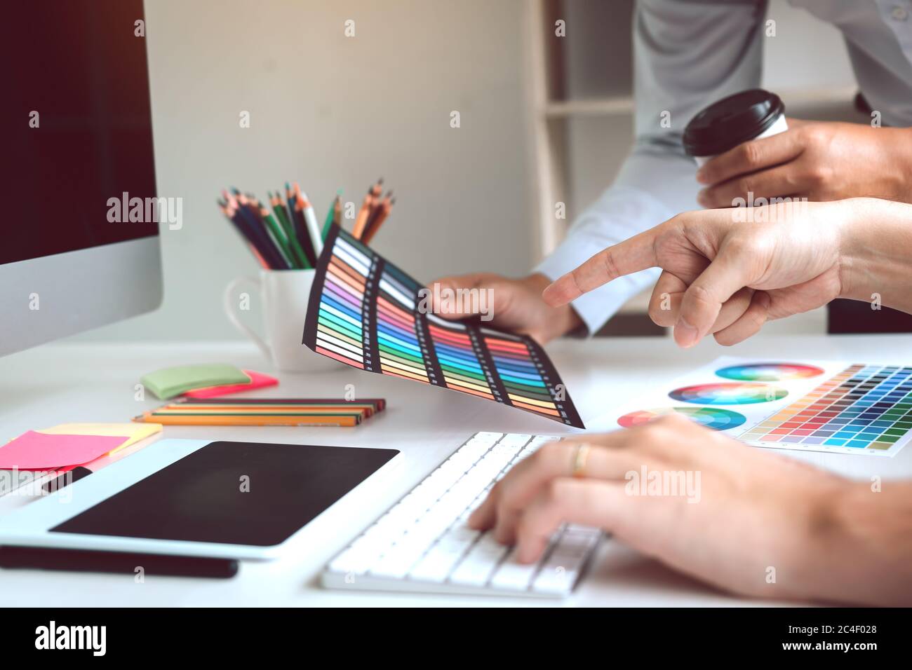 Fashion designers are choosing color chart and color for their new ...