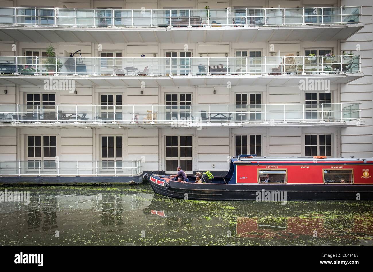 London barge canal hi-res stock photography and images - Alamy