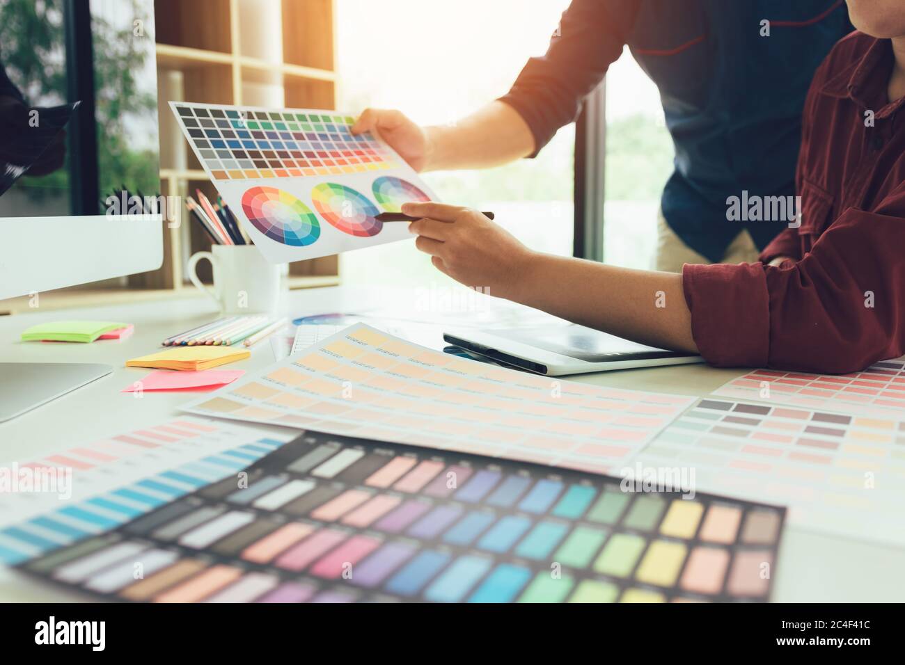 Fashion designers are choosing color chart and color for their new ...