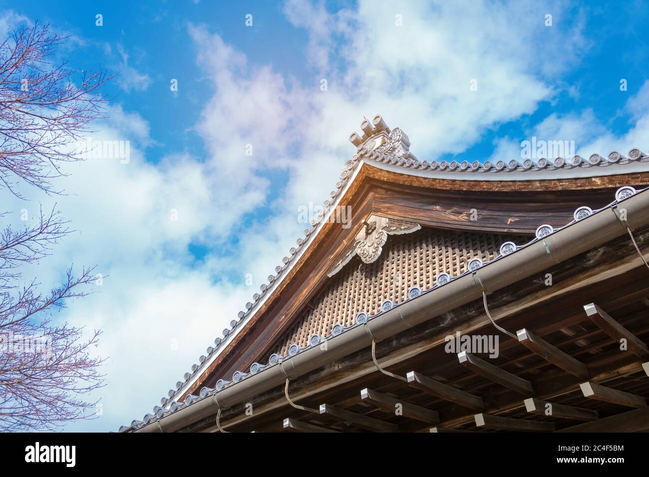 Temple in osaka japan Stock Photo - Alamy