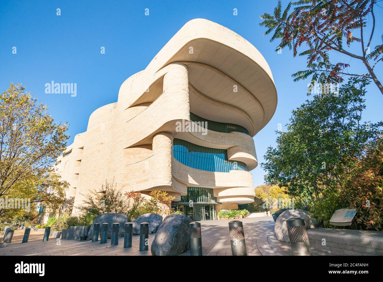 Modern architecture photos washington dc hi-res stock photography and ...