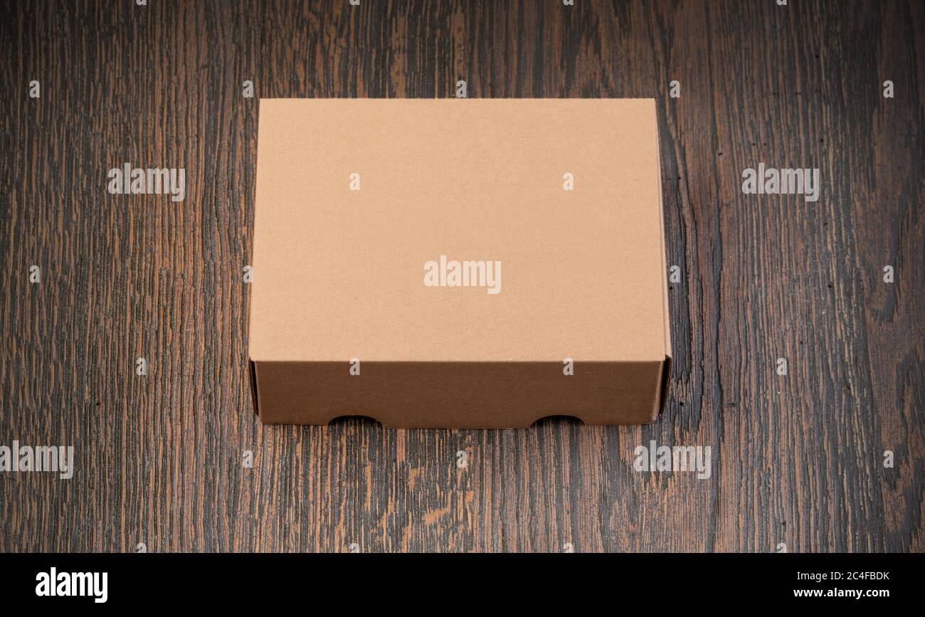 Empty brown carton box hi-res stock photography and images - Alamy