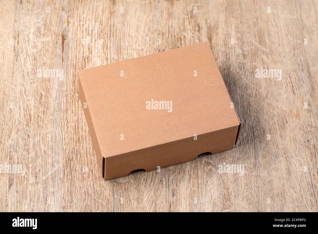 Empty brown carton box hi-res stock photography and images - Alamy