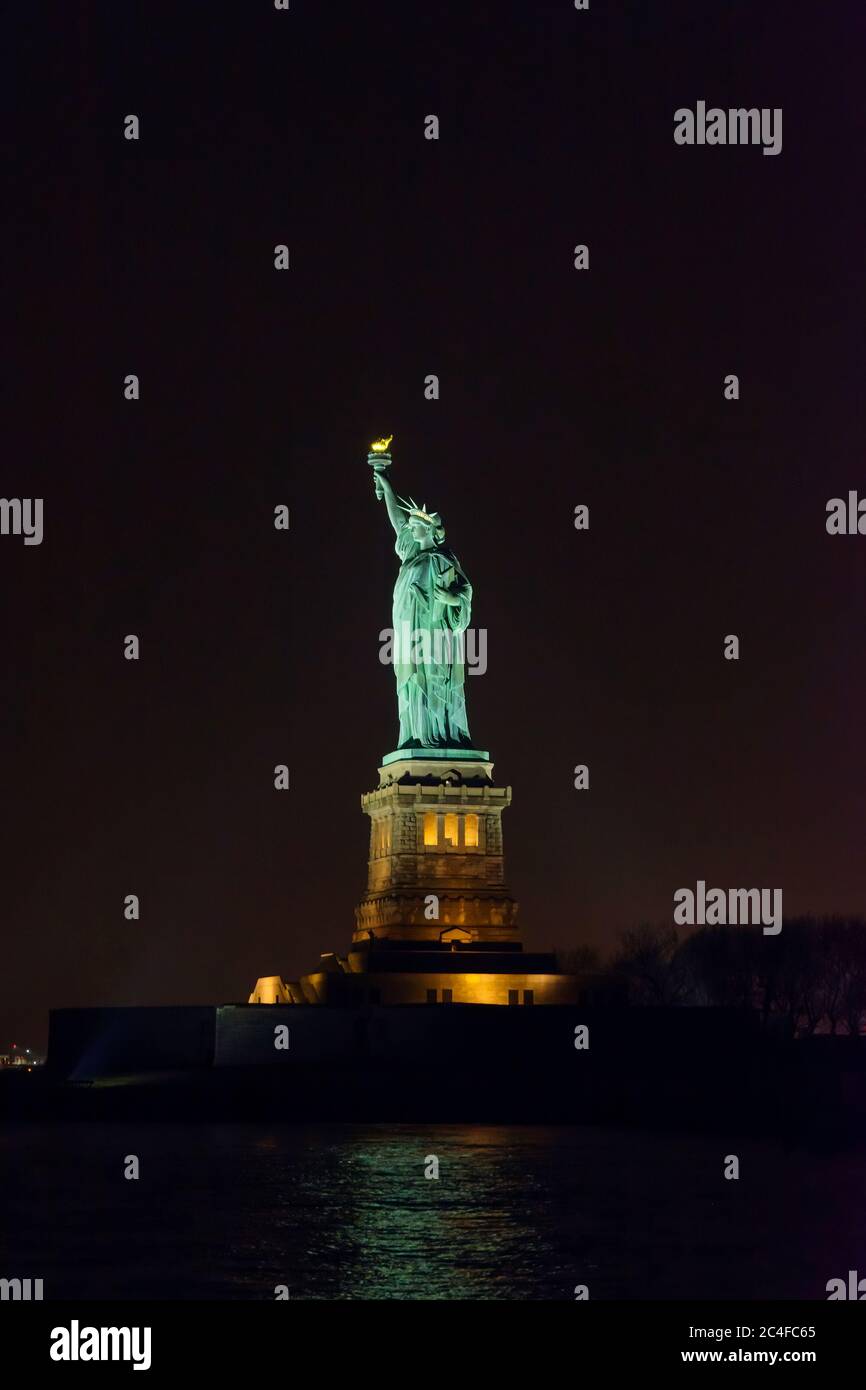 Statue of Liberty by night in New York, USA Stock Photo - Alamy