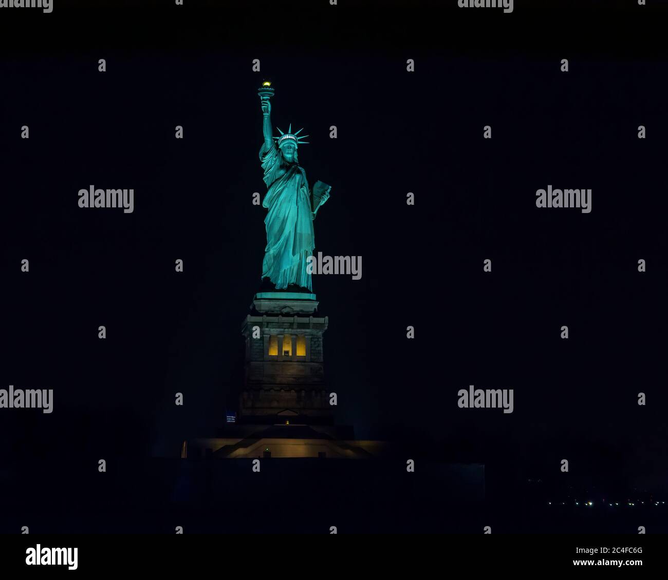Statue of Liberty by night in New York, USA Stock Photo - Alamy