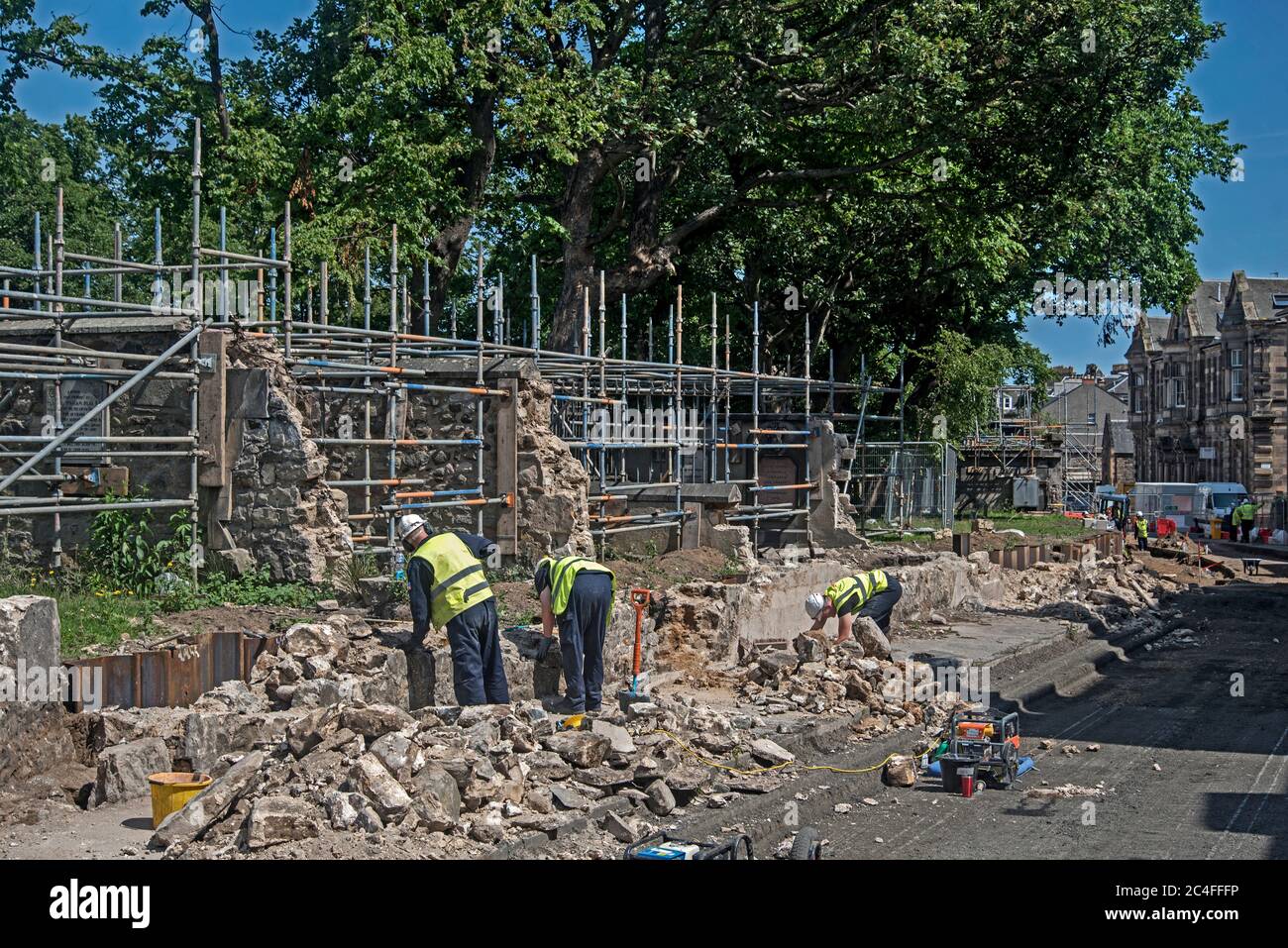 Medieval graveyard hi-res stock photography and images - Alamy