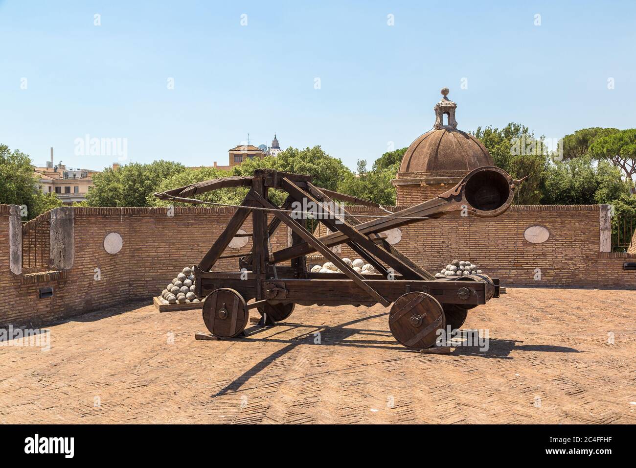 Roman catapult ball hi-res stock photography and images - Alamy