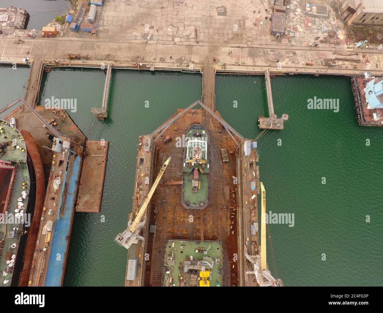 Gas engine repair techniques hi-res stock photography and images - Alamy