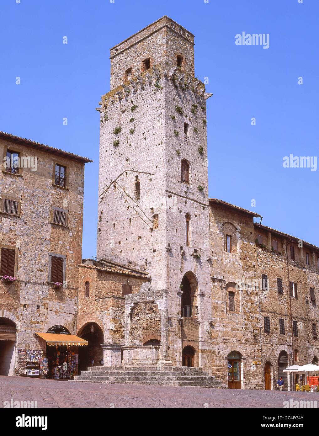 Tuscany medieval italy tower hi-res stock photography and images - Alamy