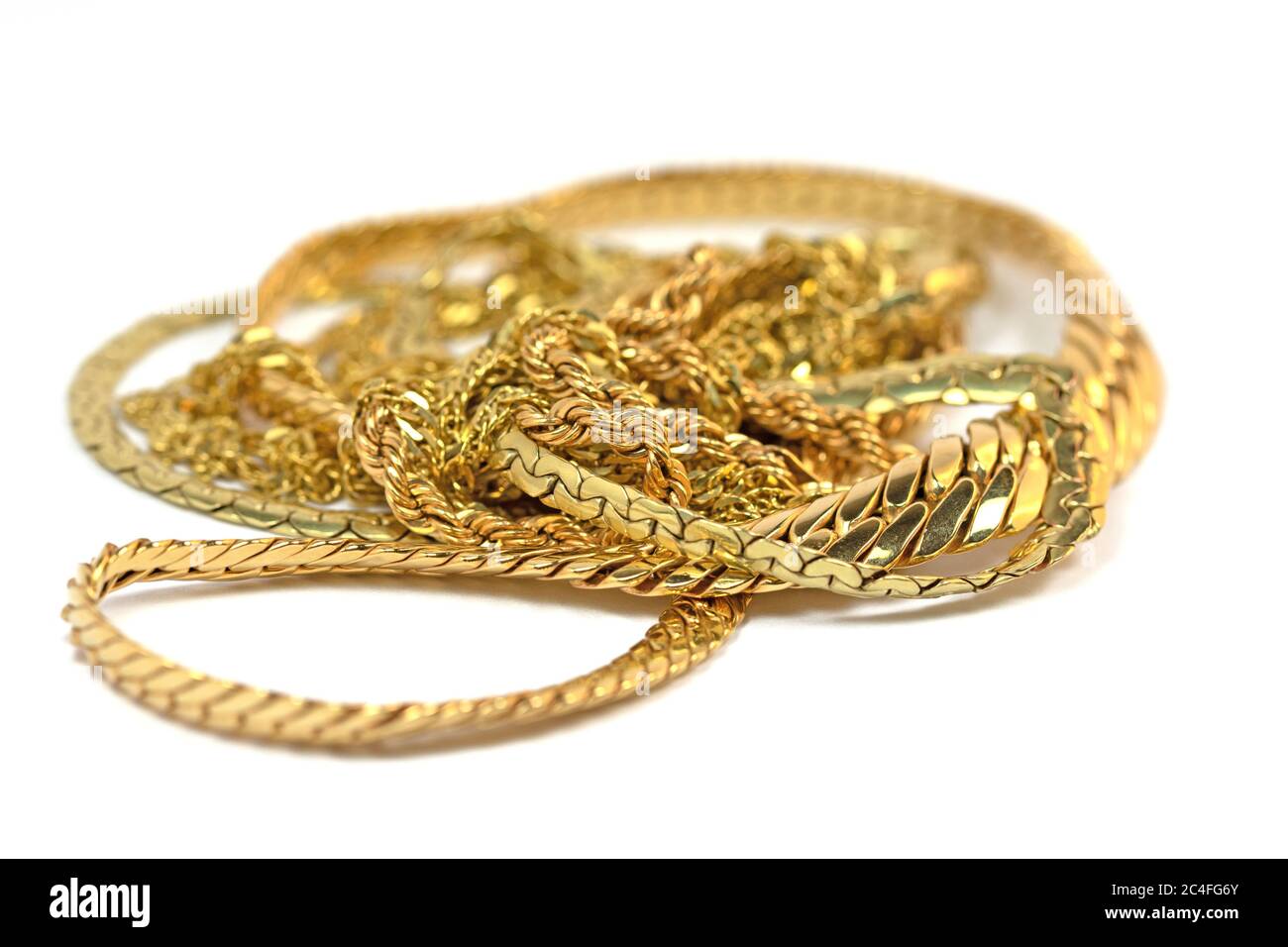 Gold chains Cut Out Stock Images & Pictures - Alamy
