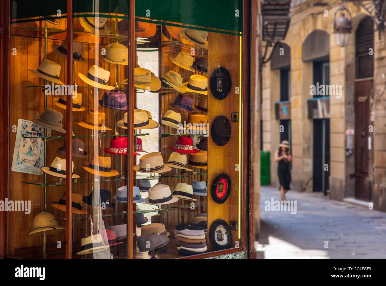 Hats fedoras hi-res stock photography and images - Alamy