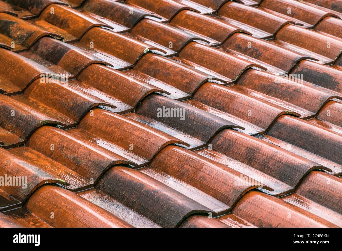Colonial style house tile roof hi-res stock photography and images - Alamy