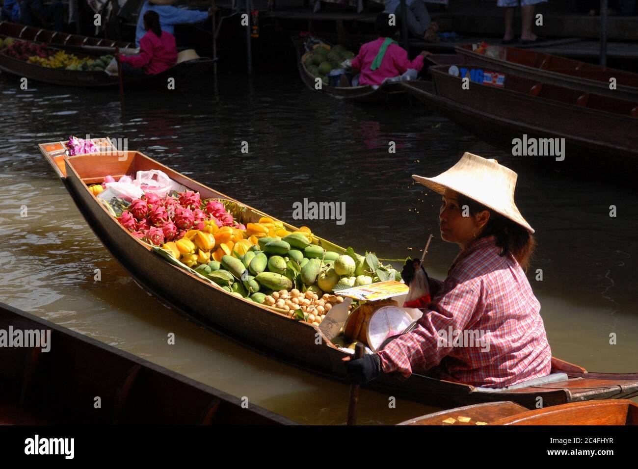 Panduka de silva hi-res stock photography and images - Alamy