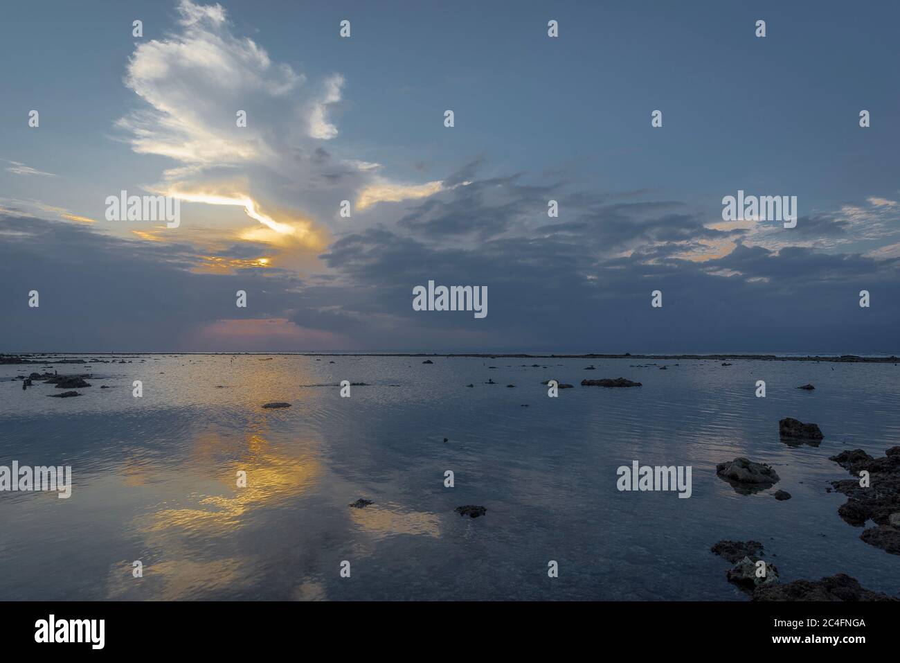 Partly sunny sky hi-res stock photography and images - Alamy