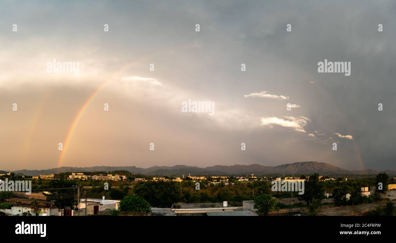 Full circle rainbow hi-res stock photography and images - Alamy