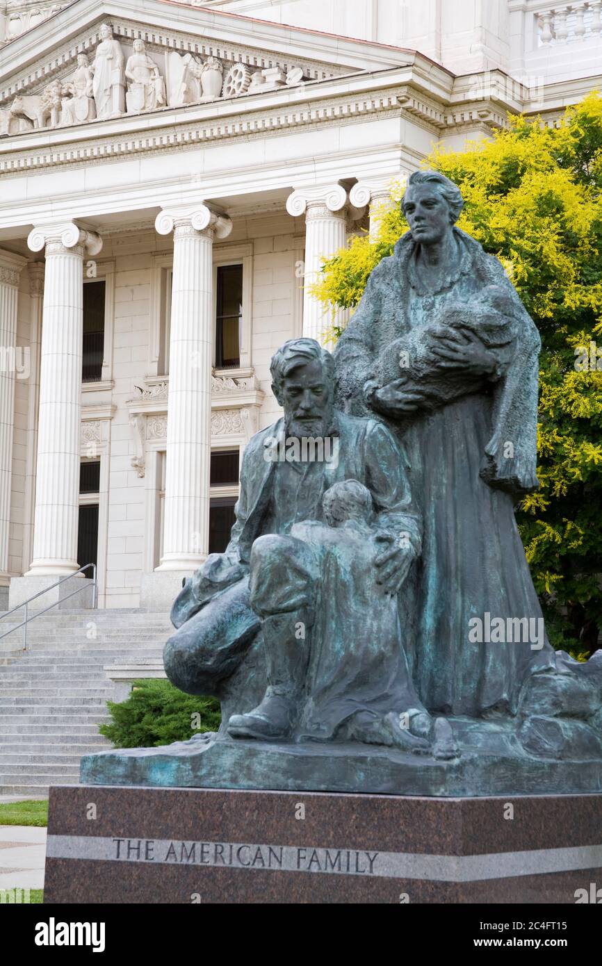 Pioneer family hi-res stock photography and images - Alamy