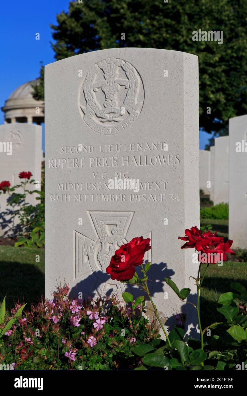 Grave of the English Victoria Cross recipient second lieutenant Rupert ...