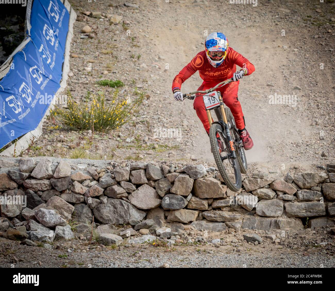 Downhill mountain bike hi-res stock photography and images - Alamy