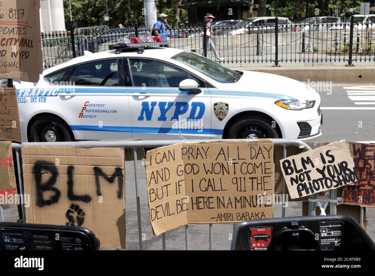 City hall autonomous zone hi-res stock photography and images - Alamy