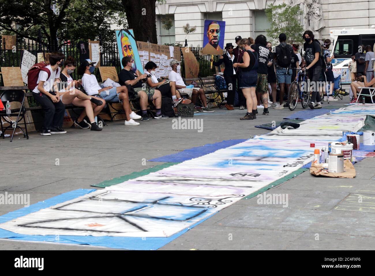 City hall autonomous zone hi-res stock photography and images - Alamy