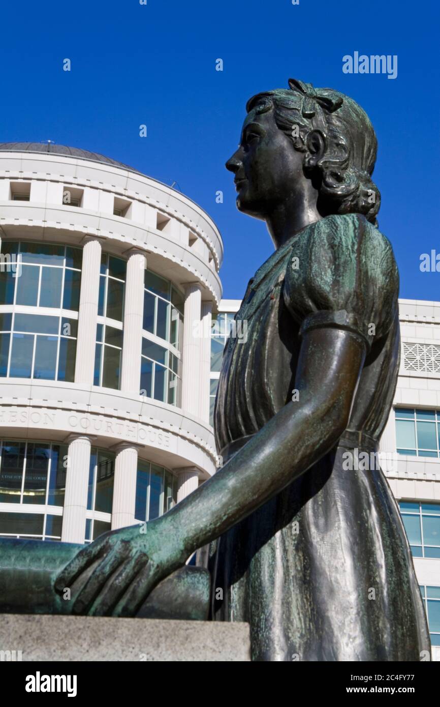 Pledge of allegiance statue hi-res stock photography and images - Alamy