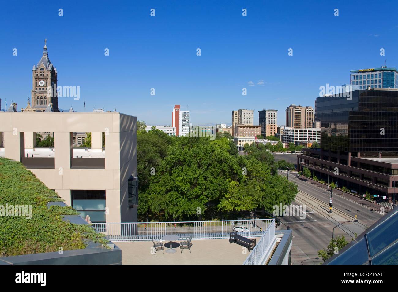 Rooftop observation deck hi-res stock photography and images - Alamy
