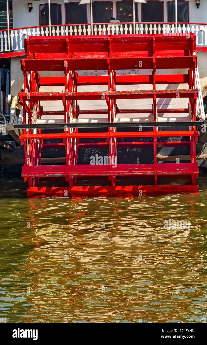 Paddle Wheel Steamboat Riverboat Mississippi River New Orleans ...