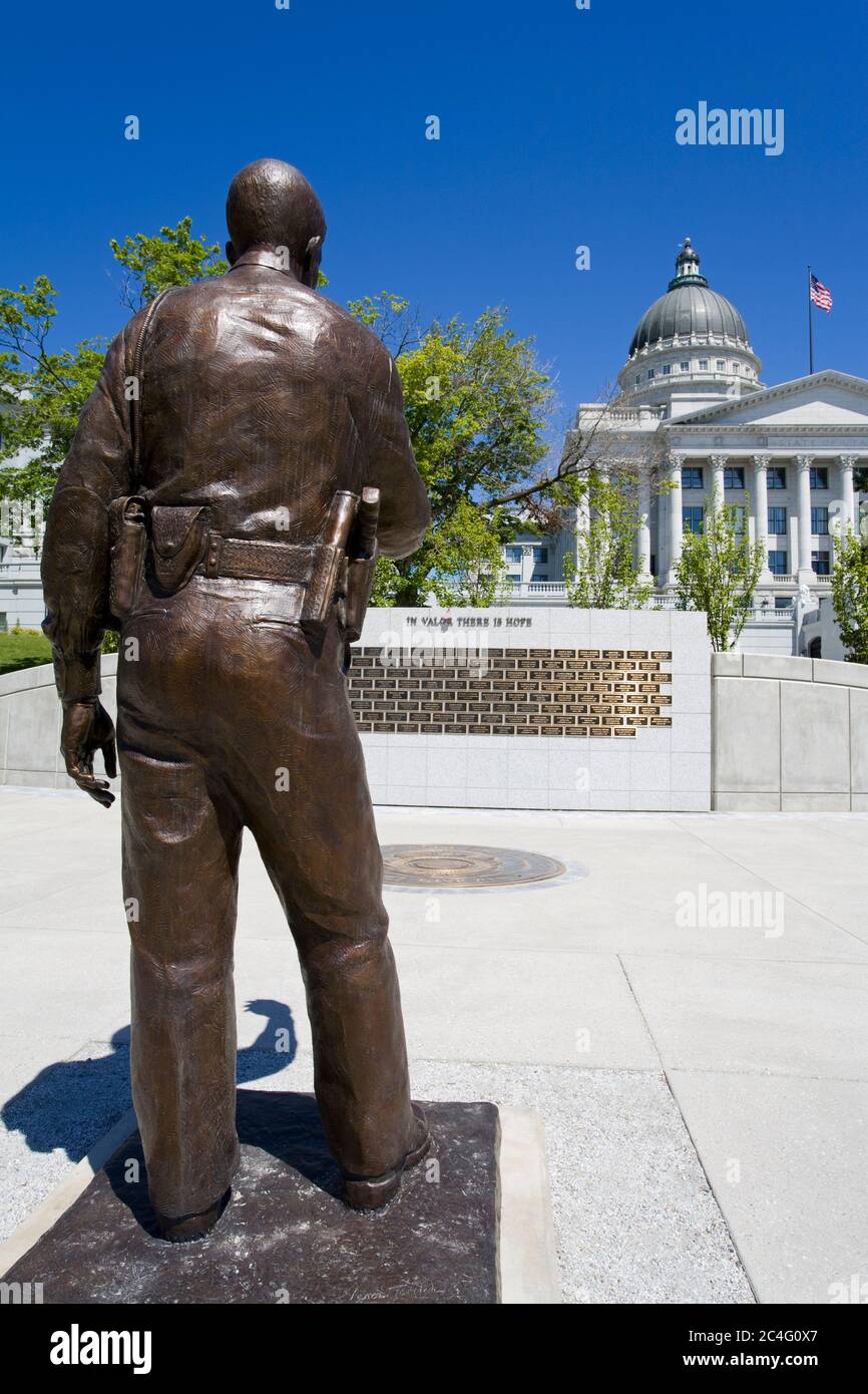 Law enforcement building hi-res stock photography and images - Alamy