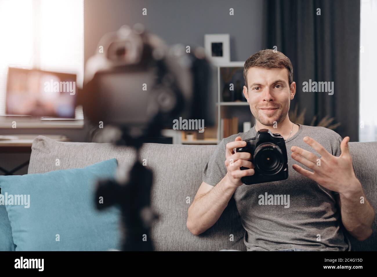 Camera review hi-res stock photography and images - Alamy