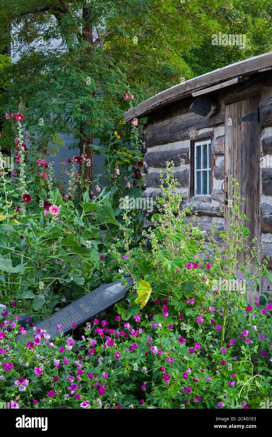 Log temple hi-res stock photography and images - Alamy