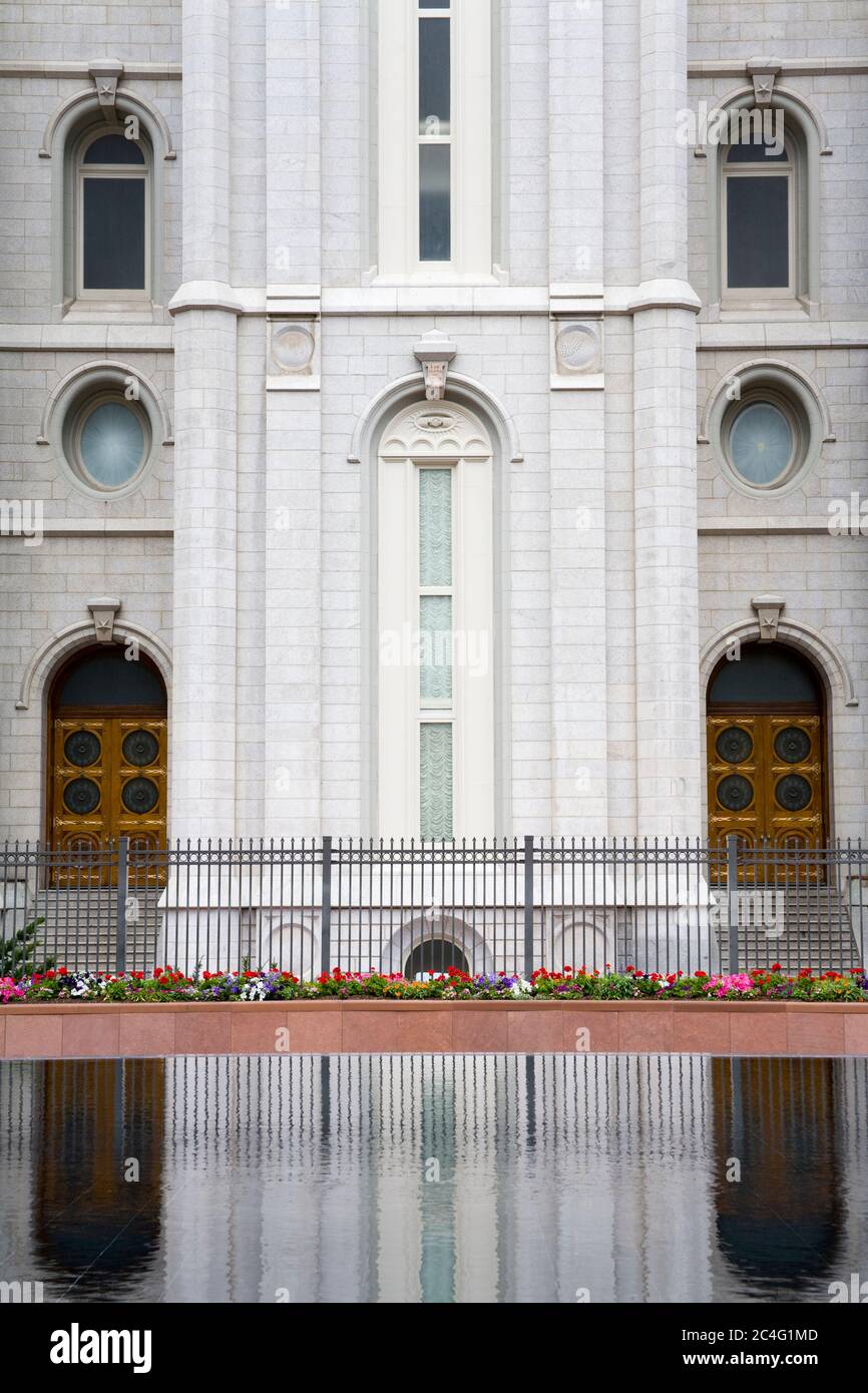 Mormon temple pool on hi-res stock photography and images - Alamy
