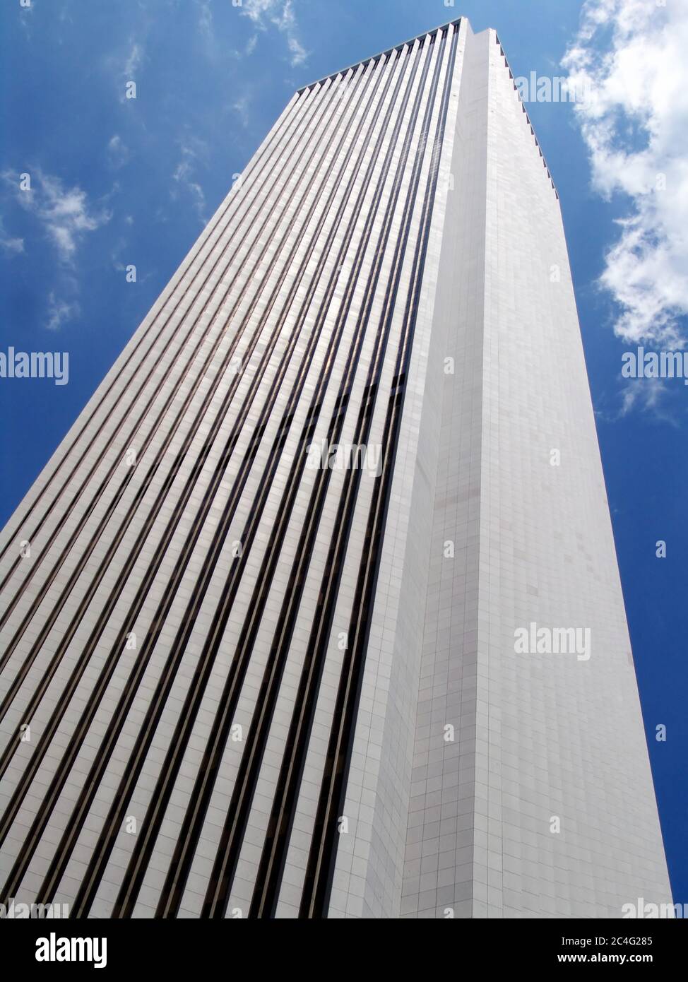 Tall shiny building hi-res stock photography and images - Alamy