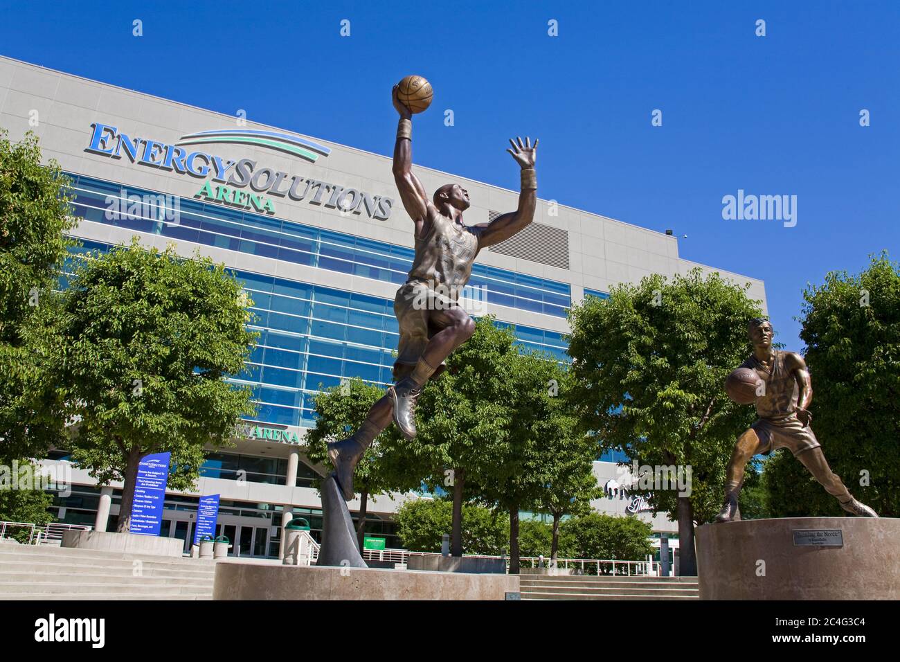 Downtown delivery solutions hi-res stock photography and images - Alamy