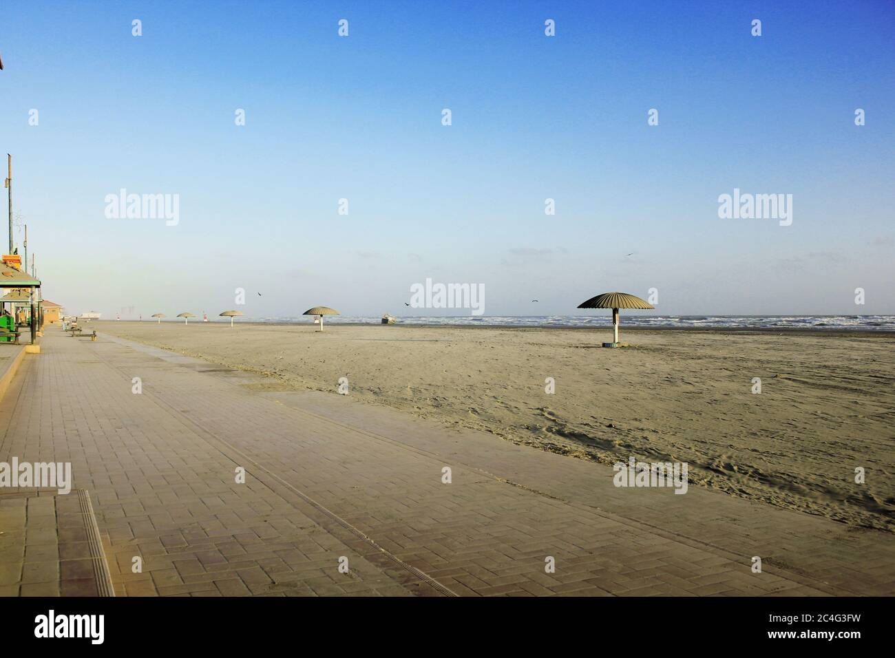Karachi beach hi-res stock photography and images - Alamy