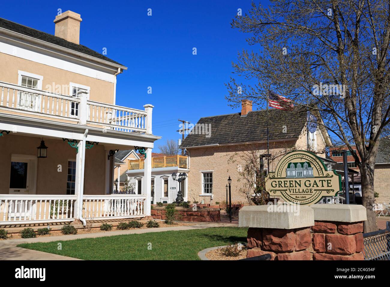 Green gate village hi-res stock photography and images - Alamy