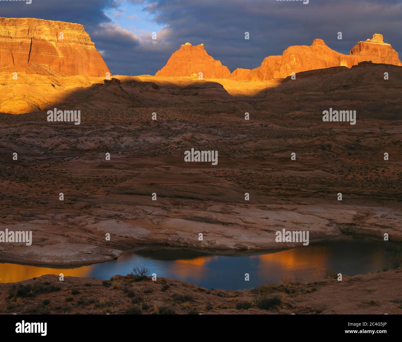 Lake Powell, Glen Canyon National Recreation Area AZ / OCT Formations ...