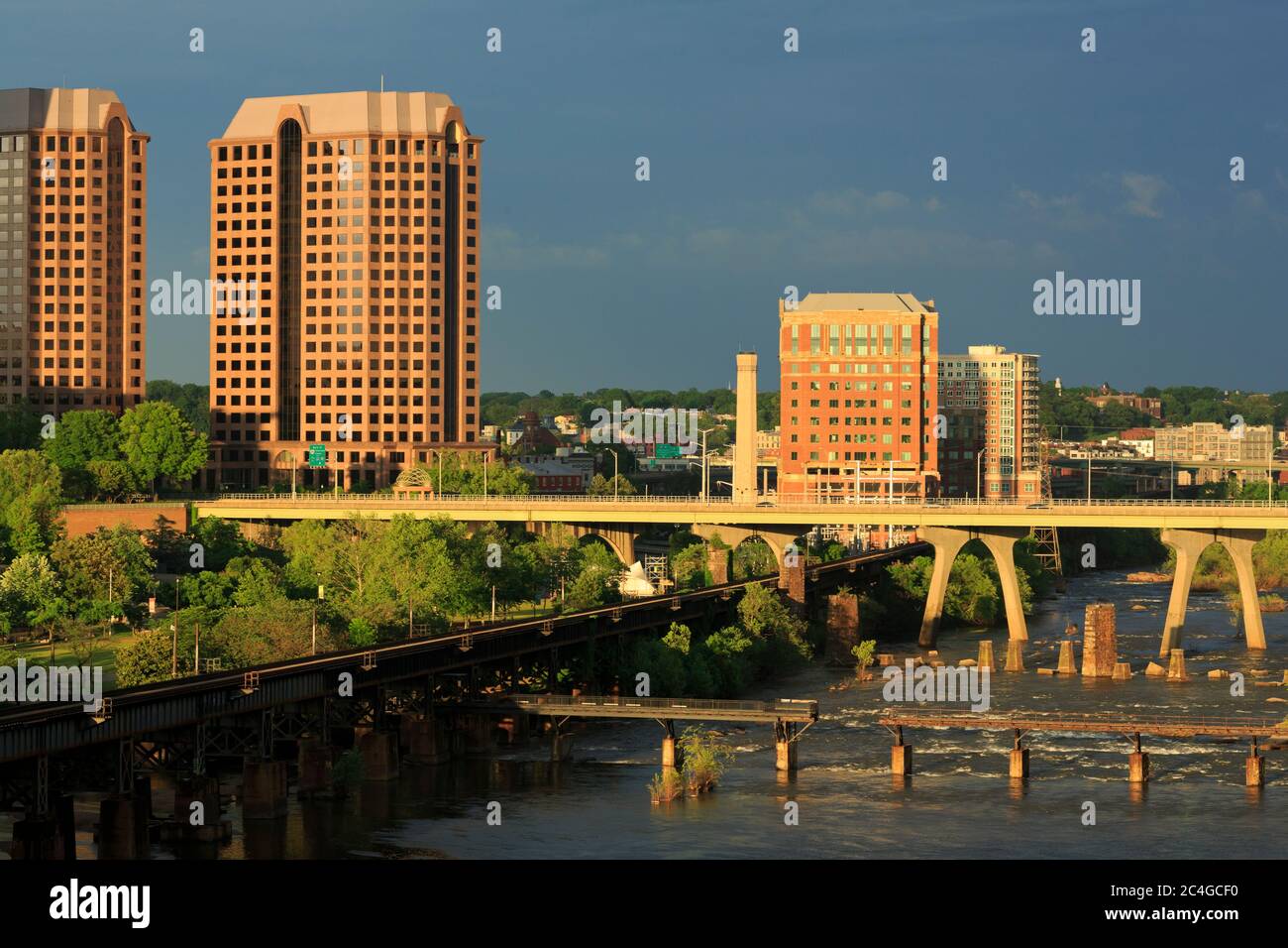 Richmond skyline & James River, Virginia, USA Stock Photo - Alamy