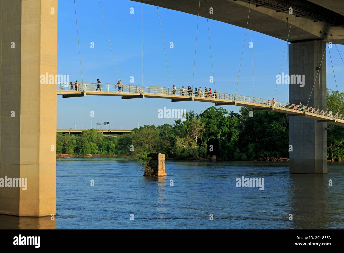 Robert E. Lee Bridge over the James River, Richmond, Virginia, USA ...