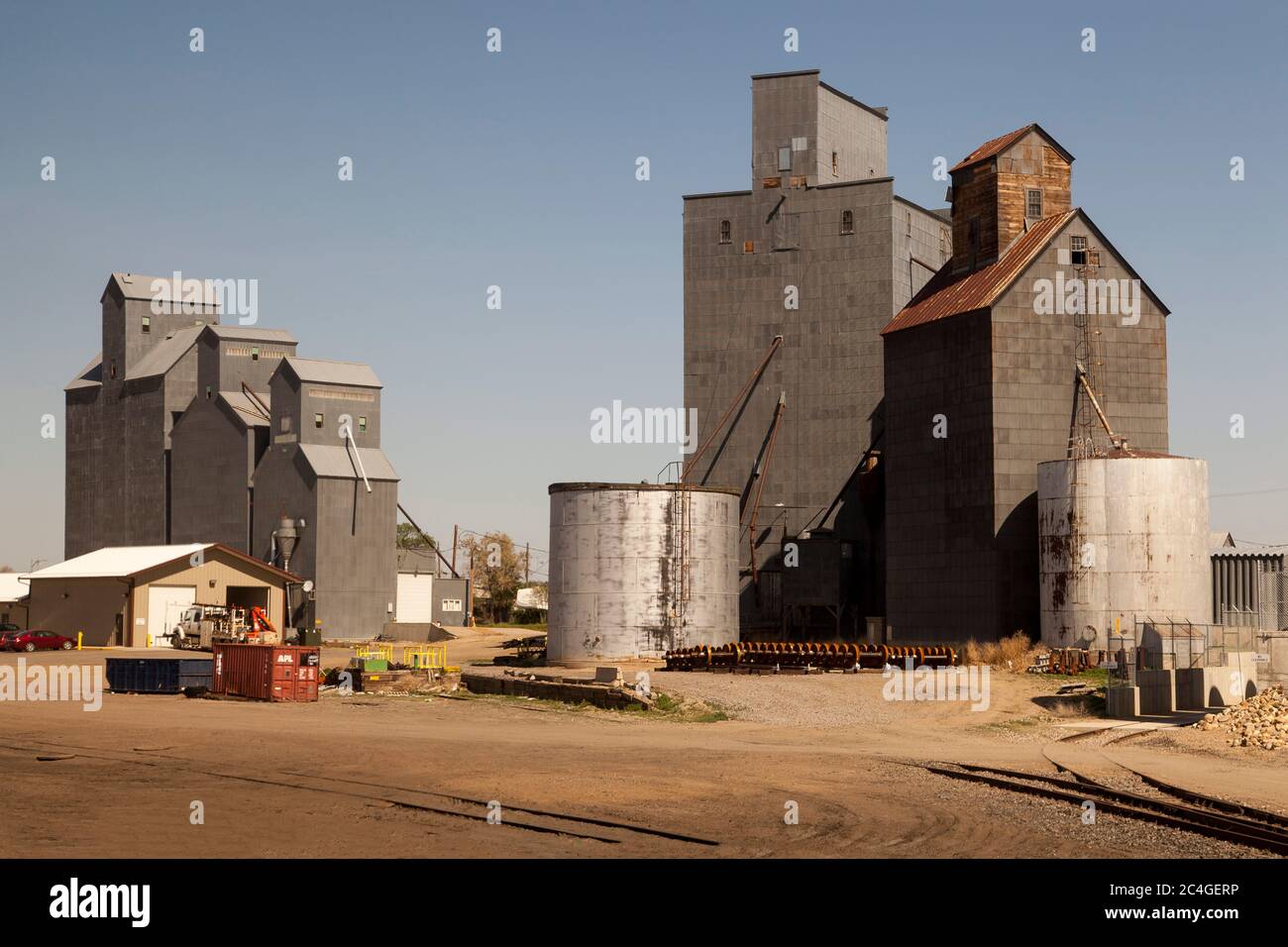 Grain silo in the prairie hi-res stock photography and images - Alamy