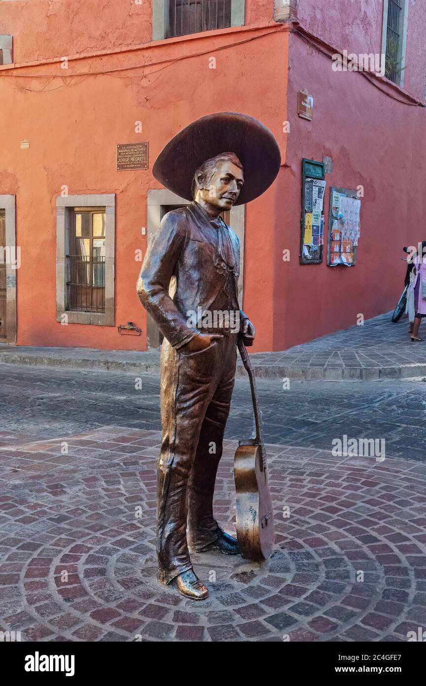 Guanajuato, Guanajuato, Mexico - October 17, 2005: Jorje Negrete statue ...