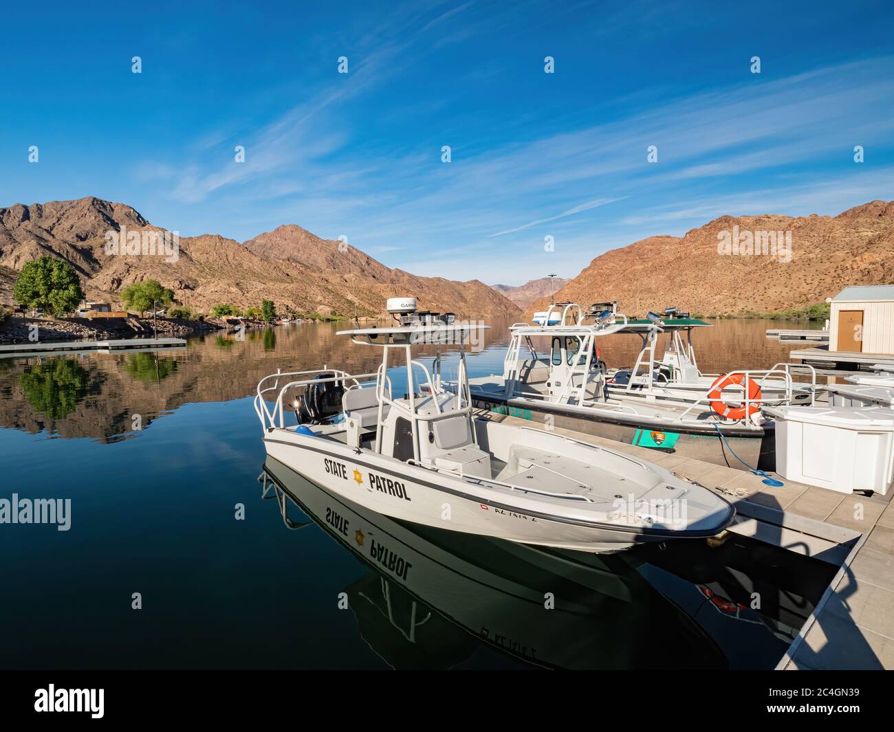 State patrol police boat hi-res stock photography and images - Alamy